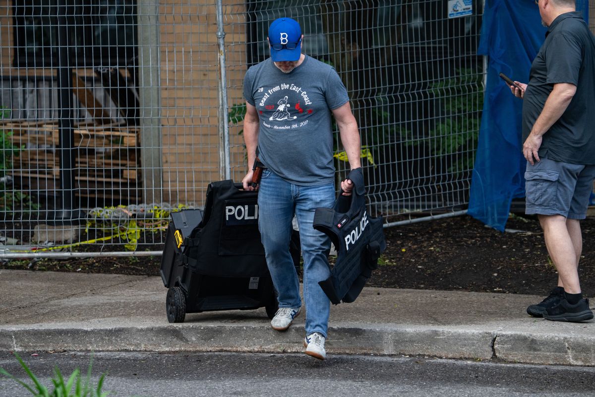 Police officer in Toronto killed in shooting linked to investigation of ...
