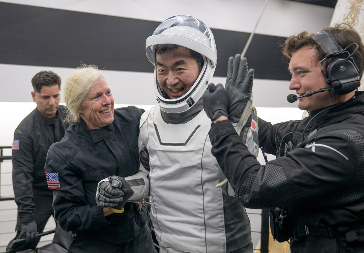 Ailing astronaut returns to Earth early in NASA’s first medical ...