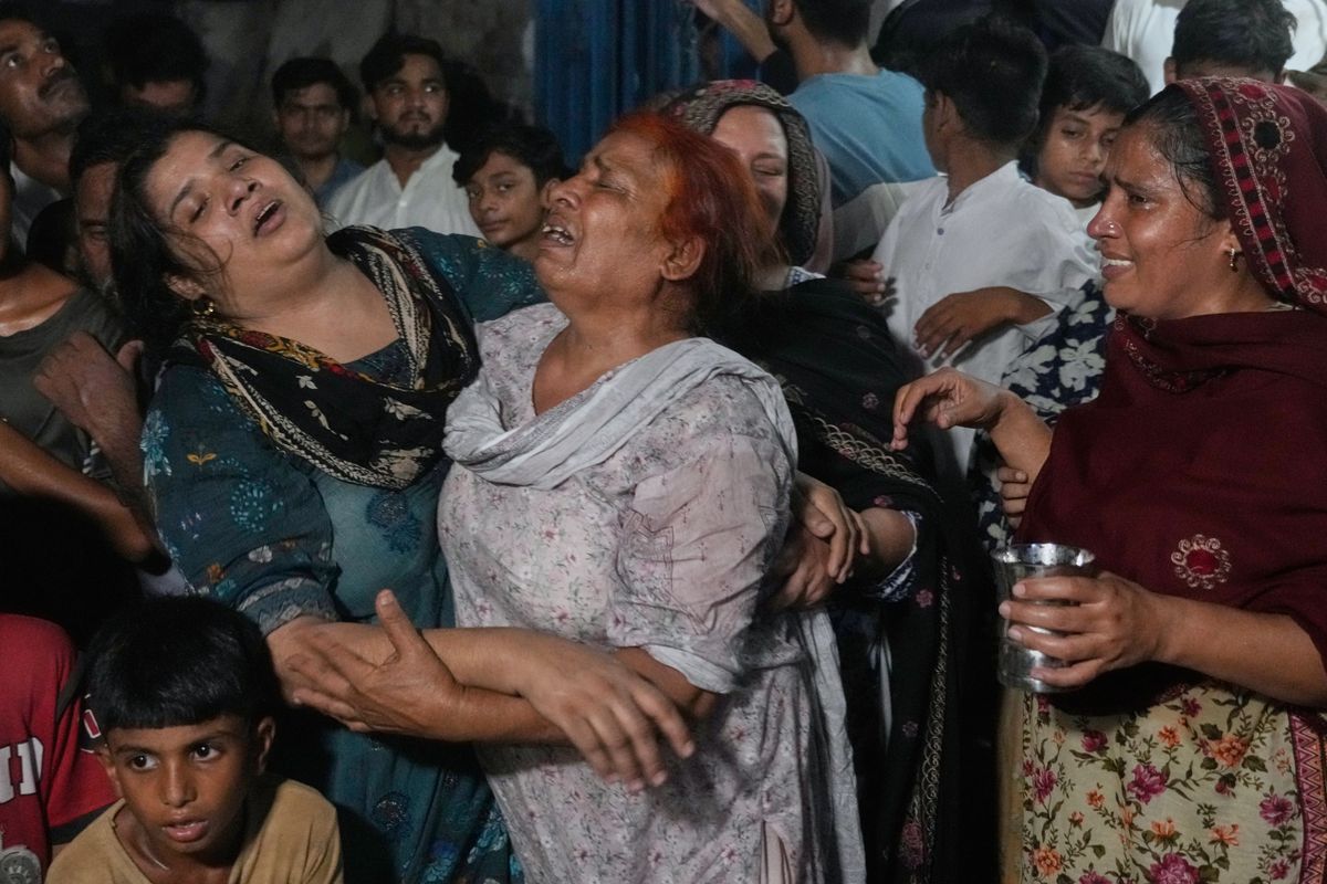 Roof of tutoring center collapses in eastern Pakistan, killing at least ...