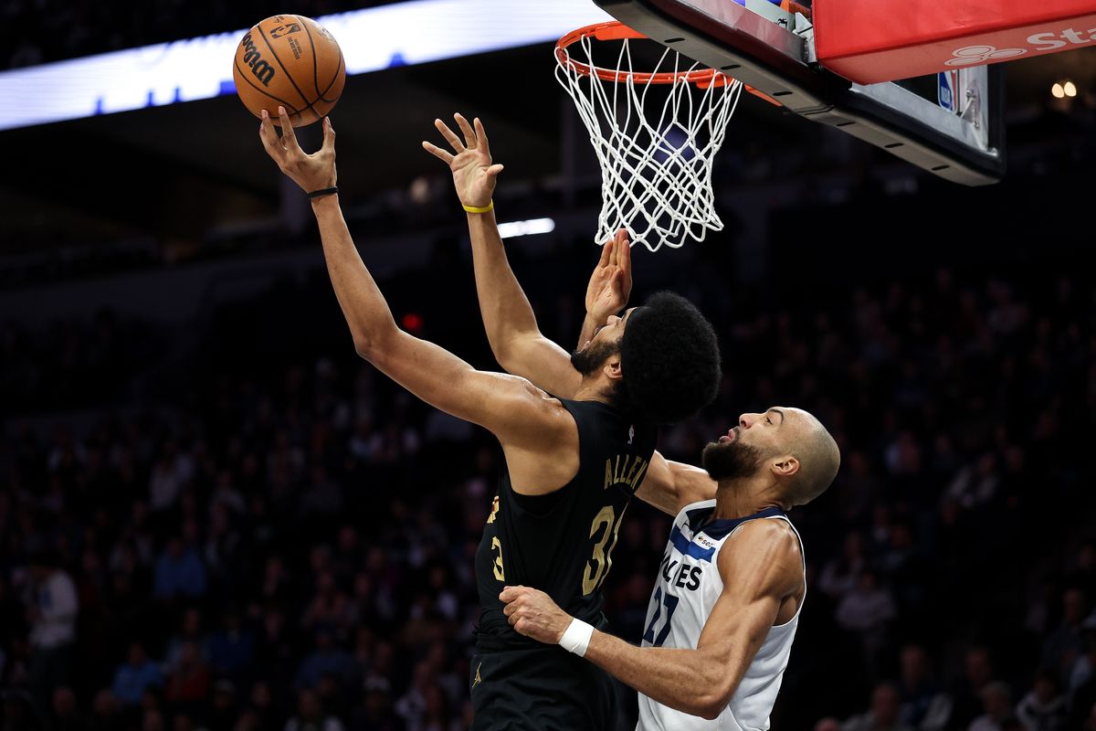 T-wolves beat Cavaliers 131-122 behind Randle’s 28 points, set season ...