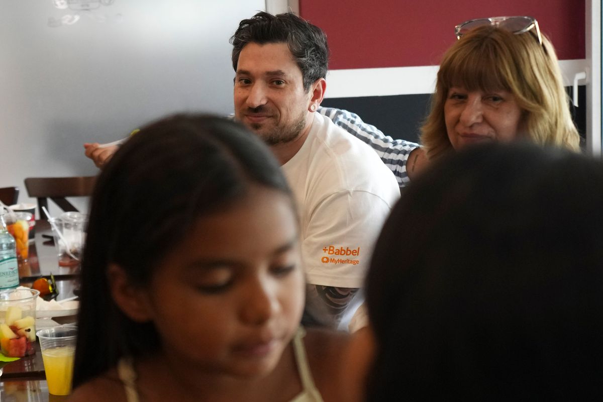Chilean American stolen as a baby reunites with his mom and gets a ...
