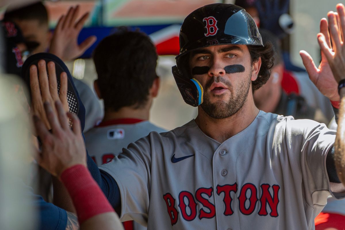 Red Sox break through with 6 runs in the 7th to defeat Guardians 9-4 ...
