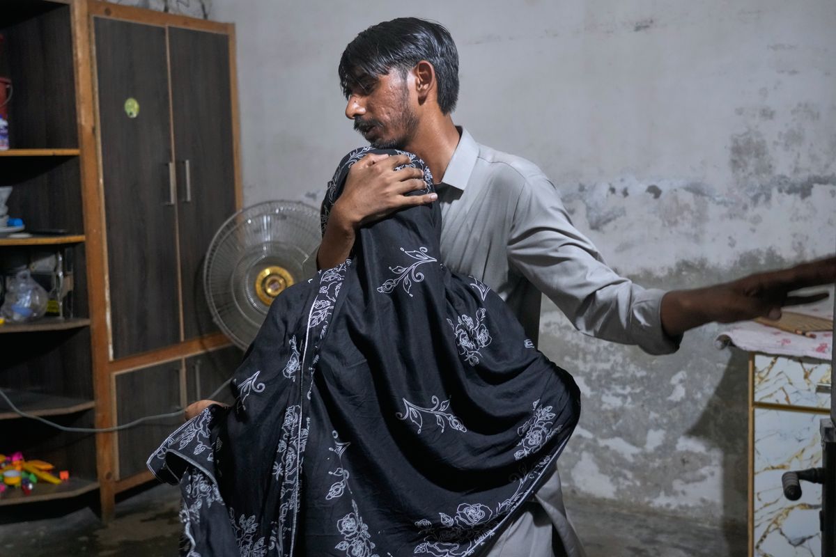 Roof of tutoring center collapses in eastern Pakistan, killing at least ...