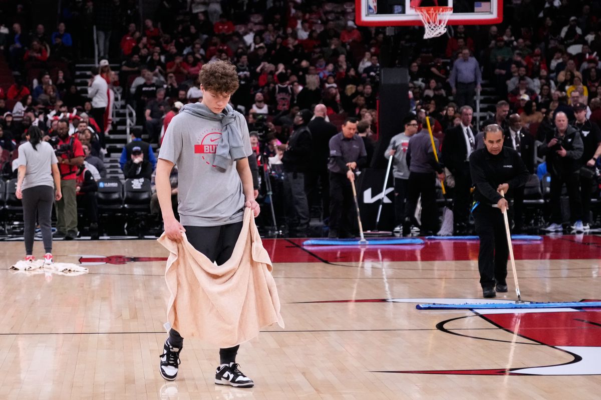 How a slippery court led to a grueling stretch for the Bulls and Heat ...