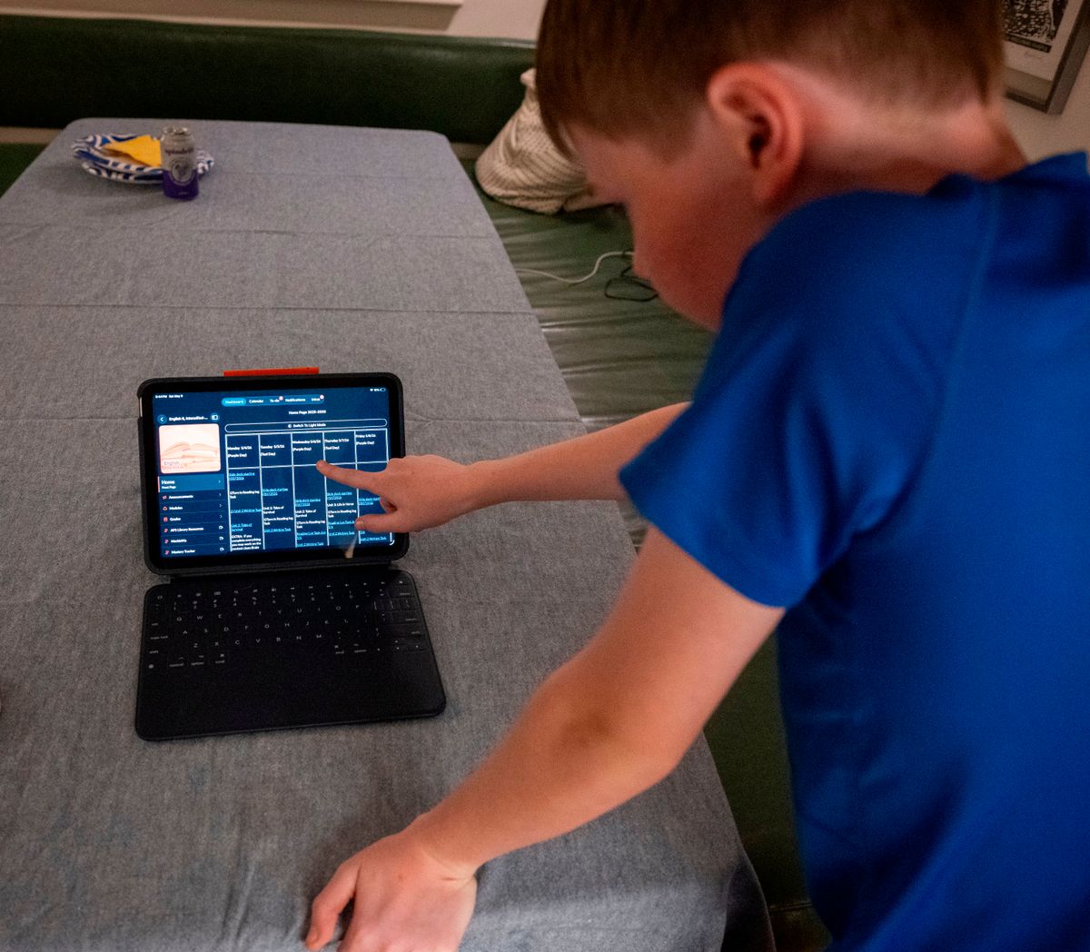 America’s schools face a backlash on digital devices as screens ...