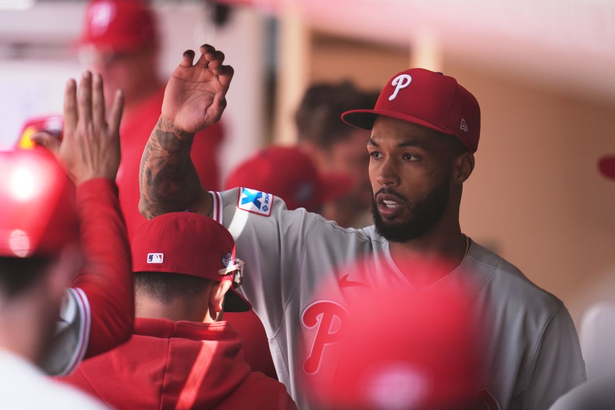 Phillies ace Sánchez closes in on Hershiser’s MLB record with 44 2/3 ...