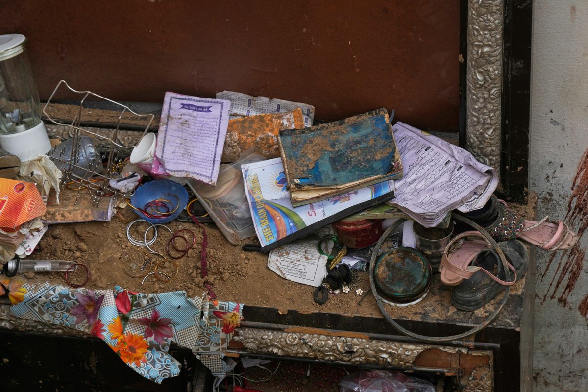 Mourners attend funerals for 14 Pakistani children killed in tutoring ...
