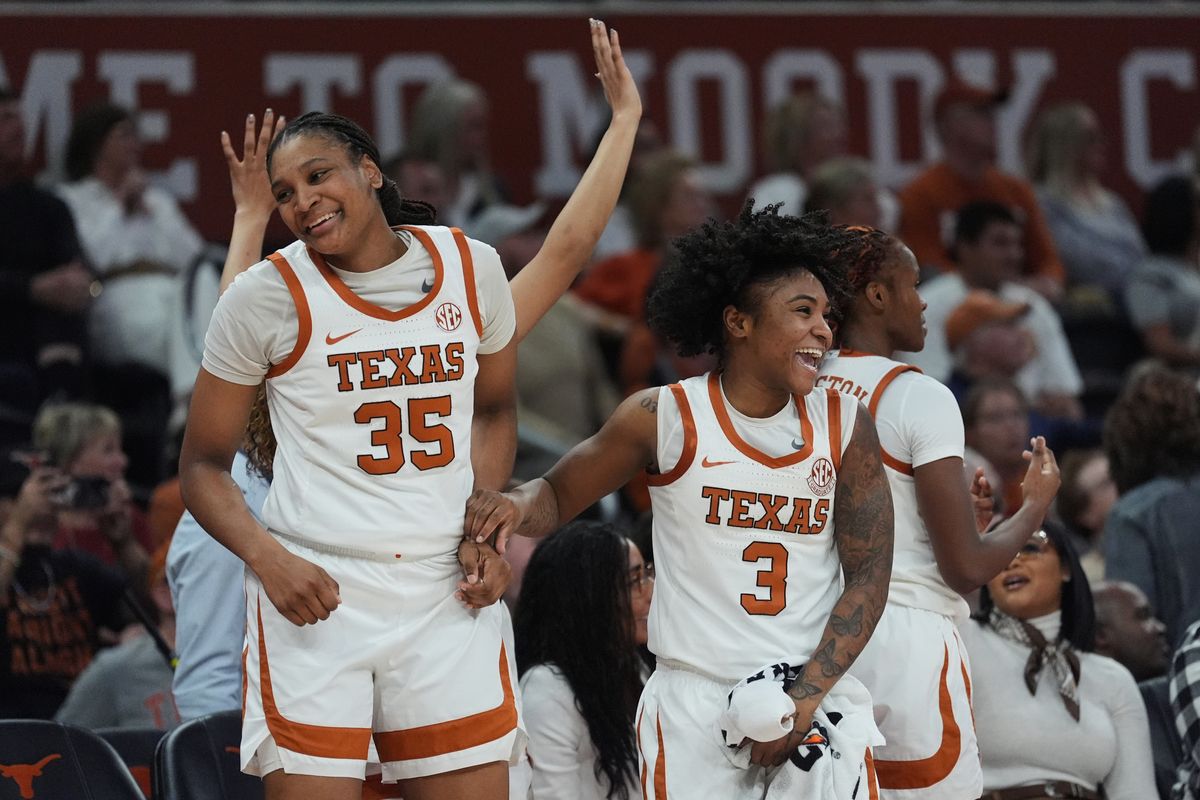 Oldacre has 18 rebounds, 5 blocks to help No. 4 Texas rout Texas A&M 80 ...