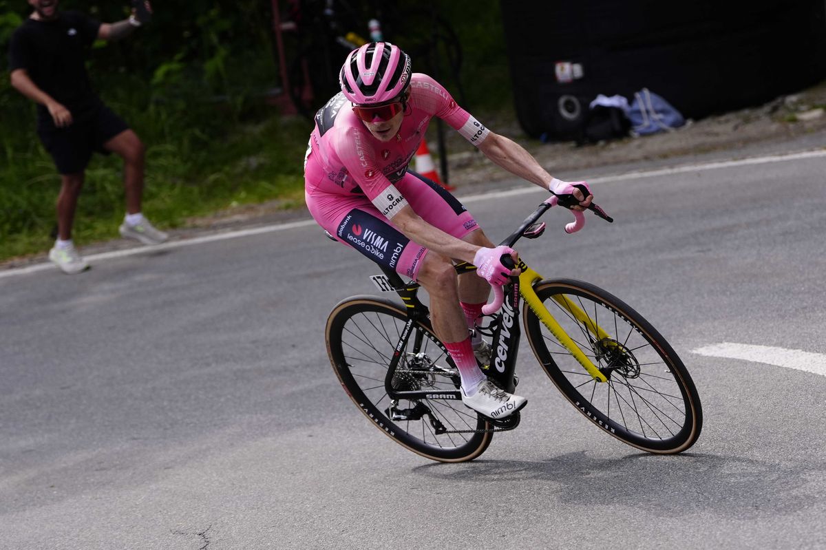 Jonas Vingegaard storms to a fourth Giro summit win, stretching his ...