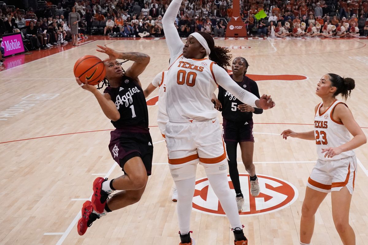 Oldacre has 18 rebounds, 5 blocks to help No. 4 Texas rout Texas A&M 80 ...