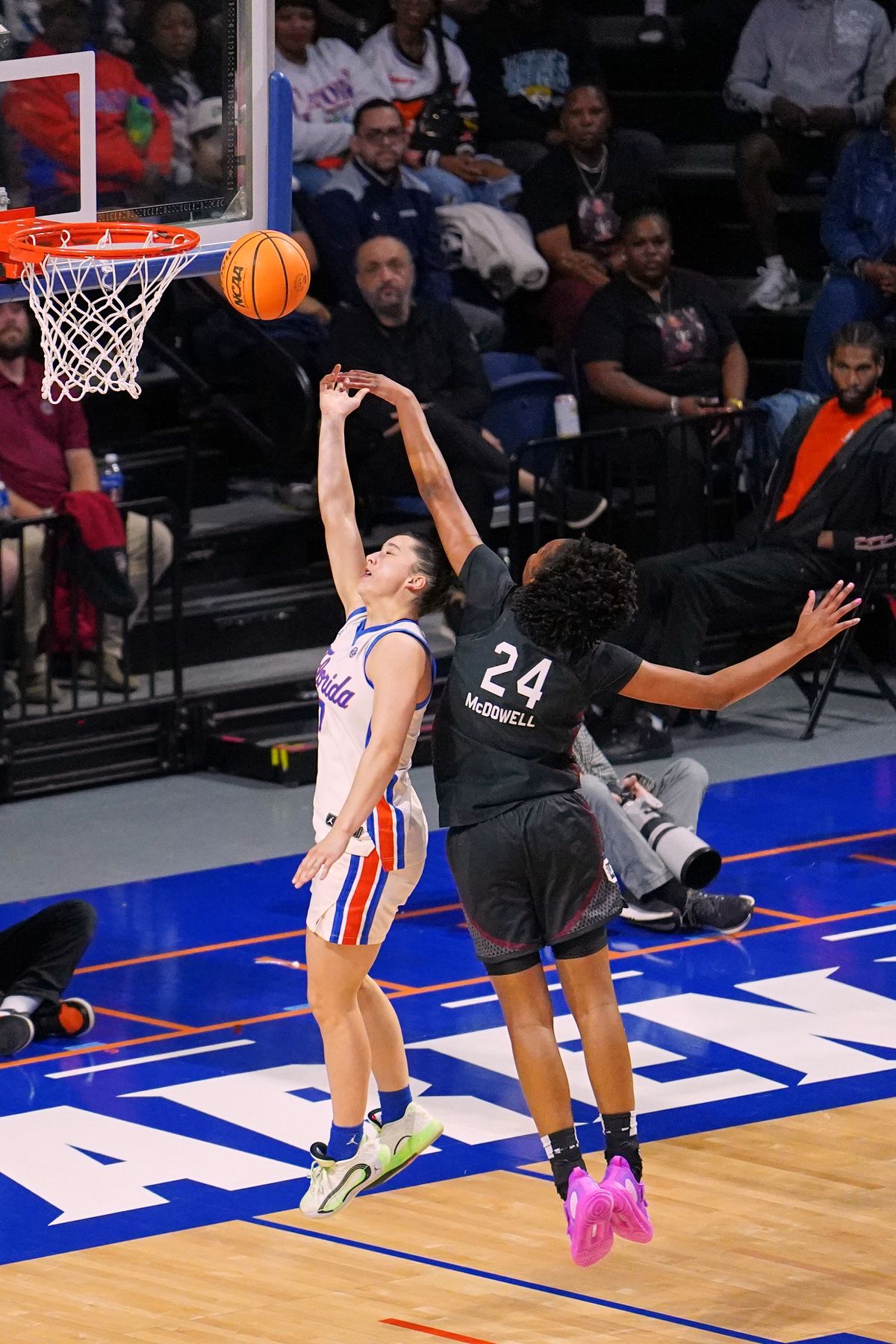 Raven Johnson, Edwards lead the way as No. 3 South Carolina holds off ...