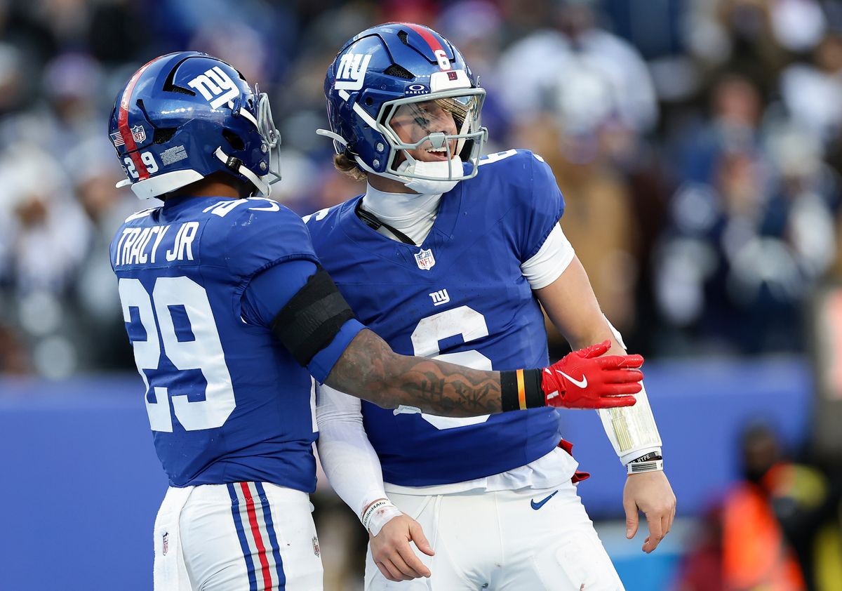 Jaxson Dart throws 2 TD passes as the Giants beat the Cowboys 34-17 in ...