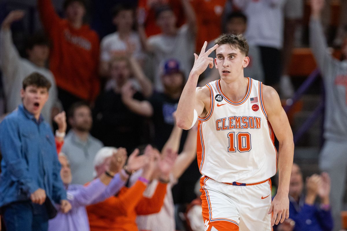 Godfrey’s 17 points and Clemson’s strong defense lead to 74-70 win over ...