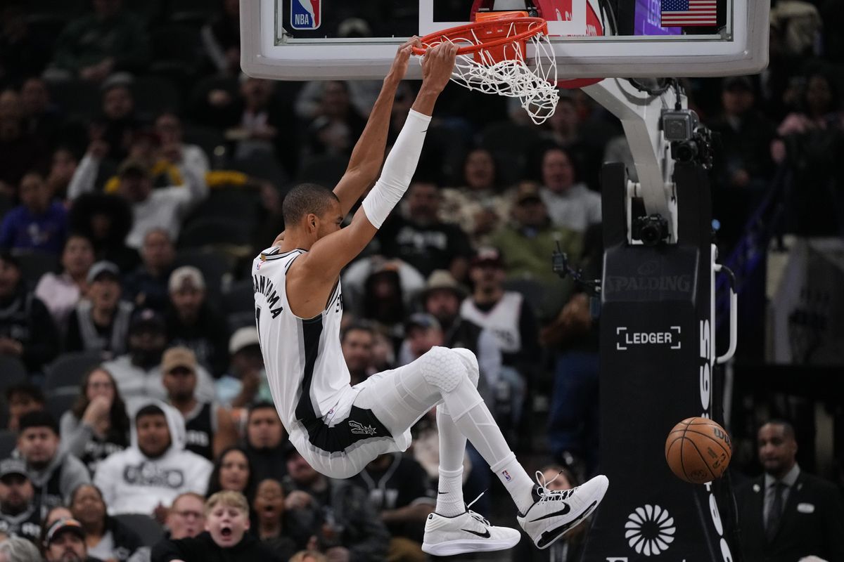 Spurs win in return home to San Antonio delayed by snow, mechanical ...