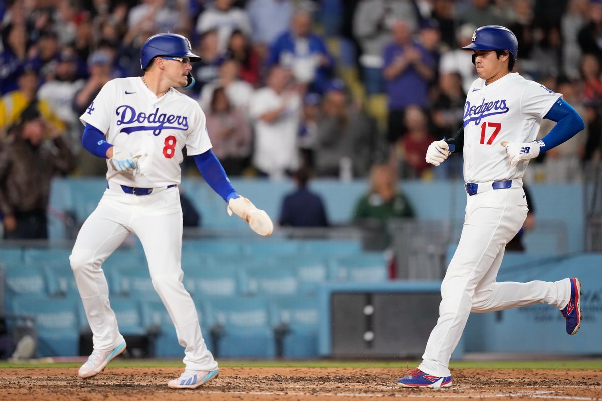 Dodgers’ Kiké Hernández likely sidelined by a left oblique strain after ...
