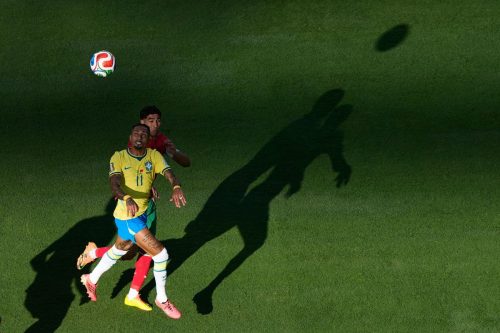 One Extraordinary Photo: Raphinha, Hakimi and their shadows ...