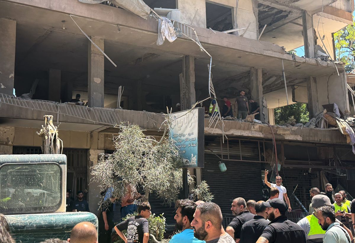 Israeli military strikes Beirut suburbs in the lead-up to anticipated ...